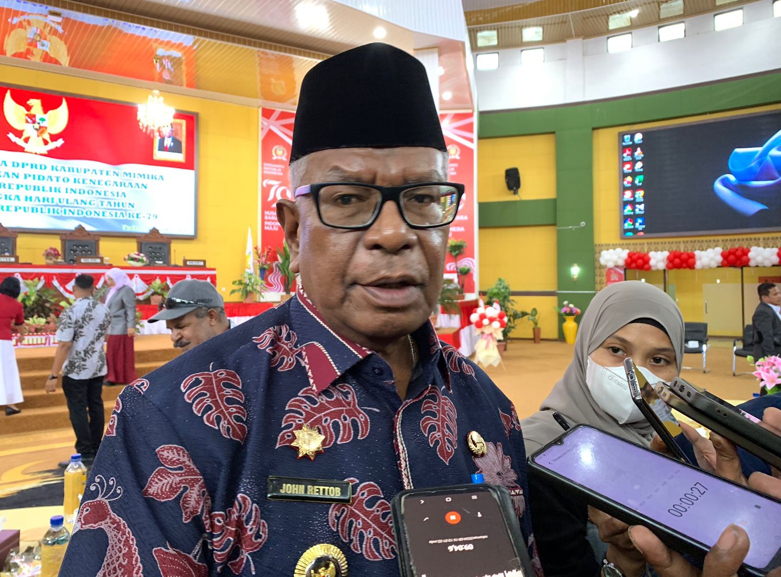 Plt. Bupati Mimika Johannes Rettob Maskapai Susi Air Hentikan ...