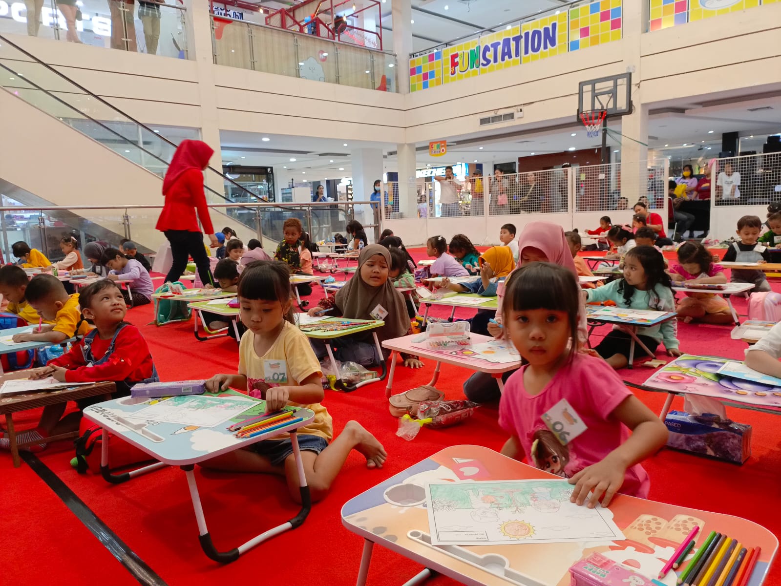 Peringati HUT ke79 RI, Diana Mall Gelar Lomba Mewarnai dan Casual ...