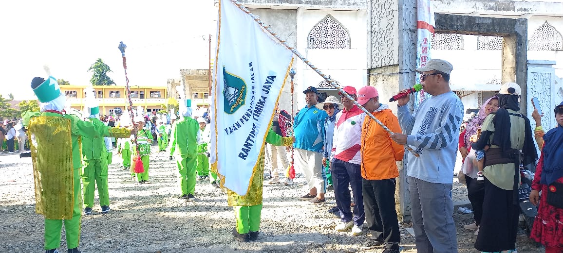 Milad Yapis ke 56, Diwarnai Jalan Santai Bersama - Timika eXpress